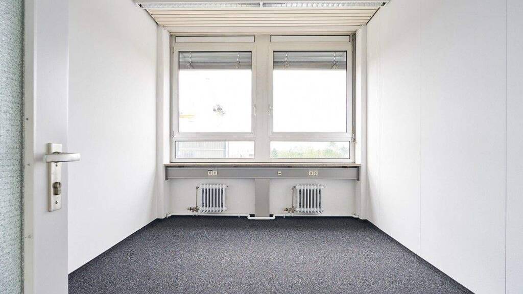 Büro-Praxisfläche 56.23 m² 1012 € zur Miete Brunhamstraße 21,Aubing ...
