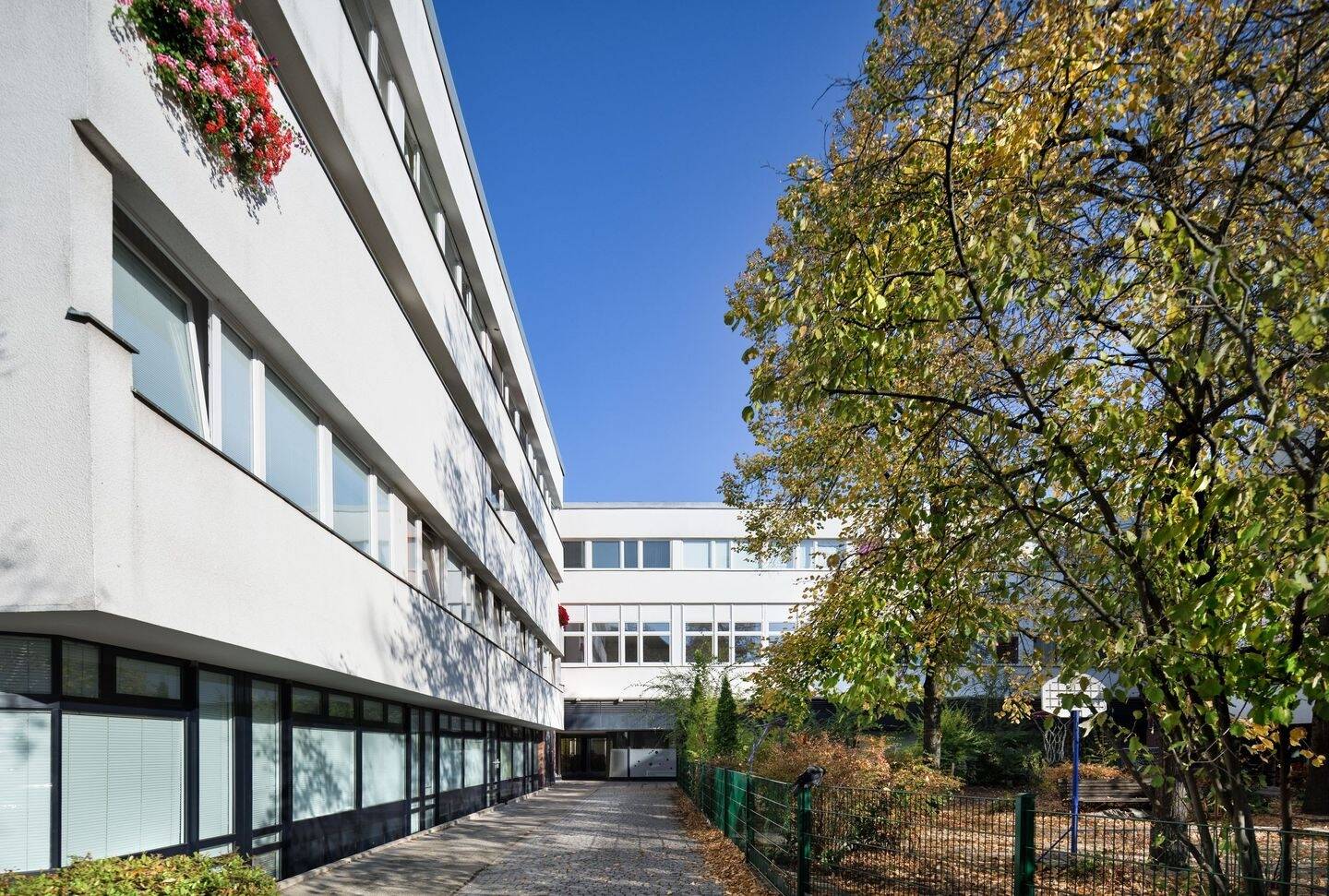 Büro-Praxisfläche 117.05 m² 1850 € zur Miete Burgemeisterstraße 34 ...