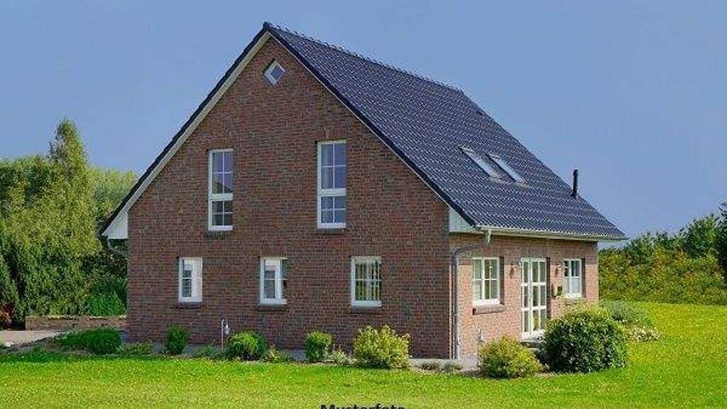 Haus 126 m² 247000 € Zwangsversteigerungen Levern,Stemwede (32351)