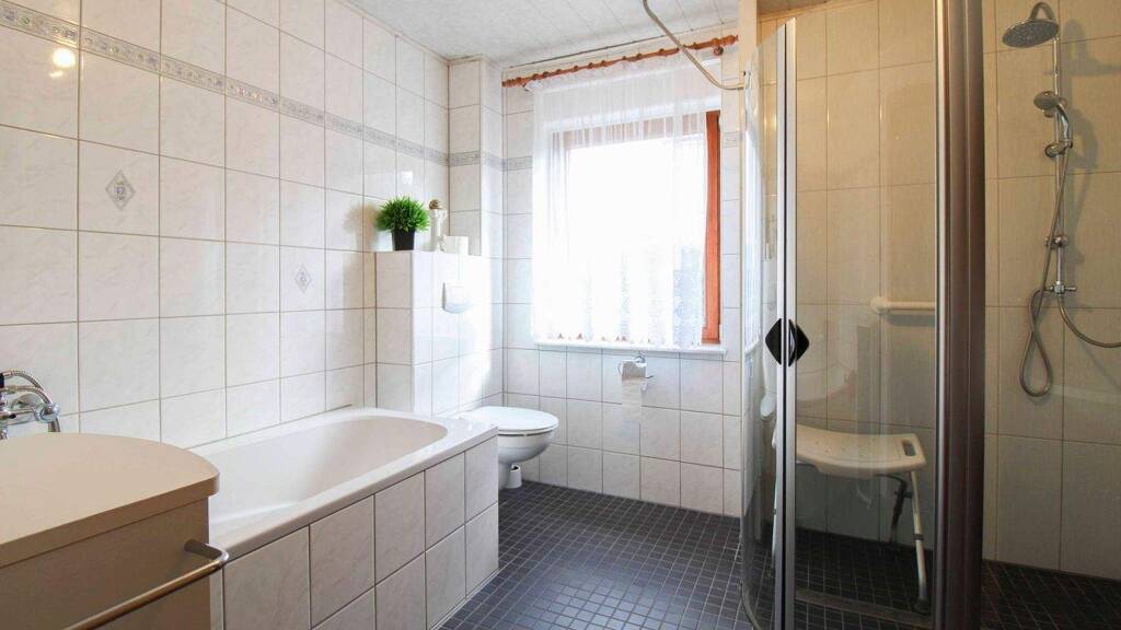 Haus 250.25 m² 540000 € zum Kauf Zessin,Neuenkirchen (18569)