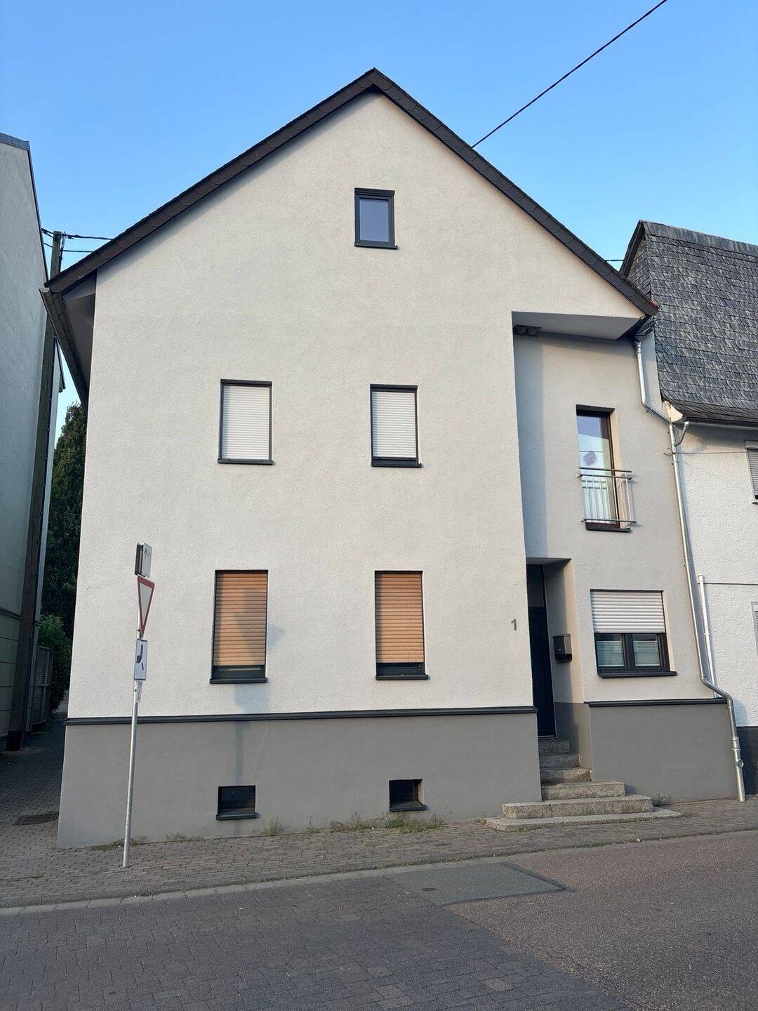 Haus 296 m² 350000 € zum Kauf Niederselters,Selters (65618)