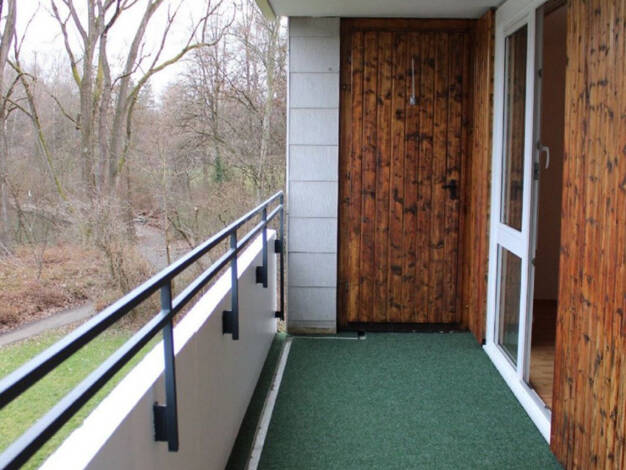 Wohnung mit Balkon kaufen in Reutlingen Orschel-Hagen - 2 Angebote ab 185.000 Euro | immowelt