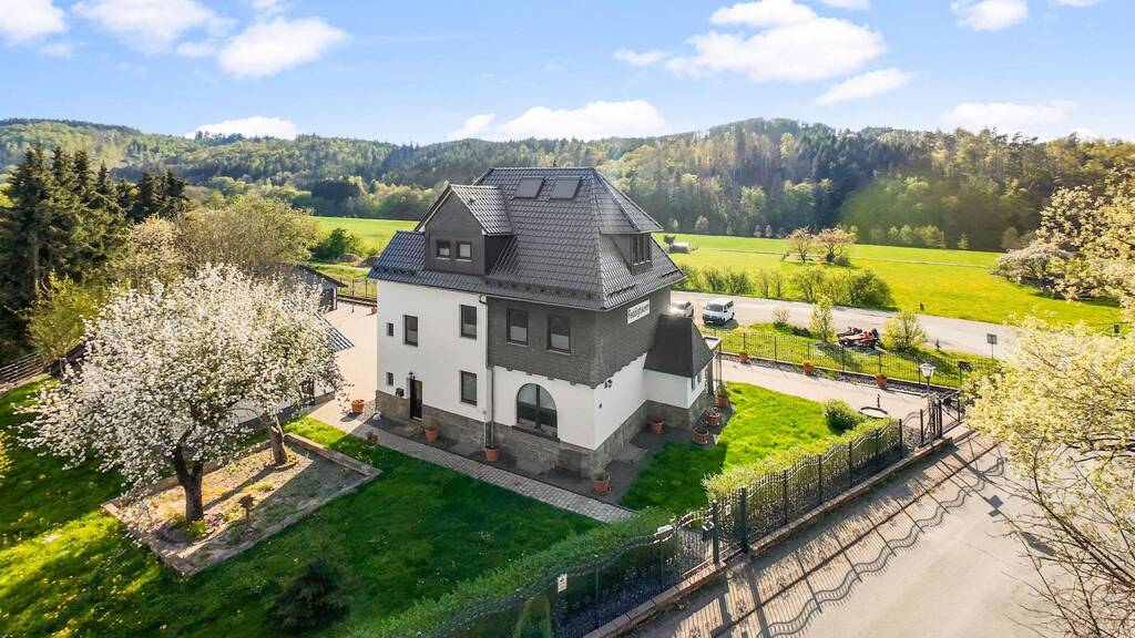 Haus 203.57 m² zum Kauf Reddighausen,Hatzfeld (35116)