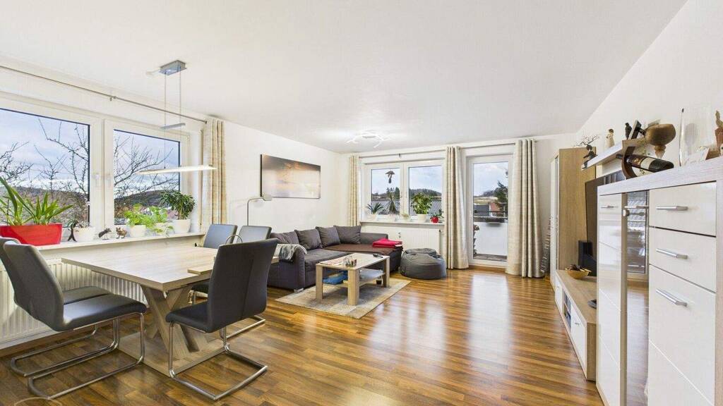 Wohnung 85.5 m² 295000 € zum Kauf Holzelfingen,Lichtenstein (72805)