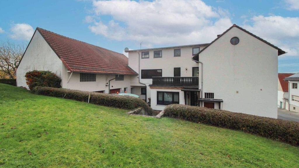 Haus 176.14 m² 349000 € zum Kauf Grävenwiesbach,Grävenwiesbach (61279)